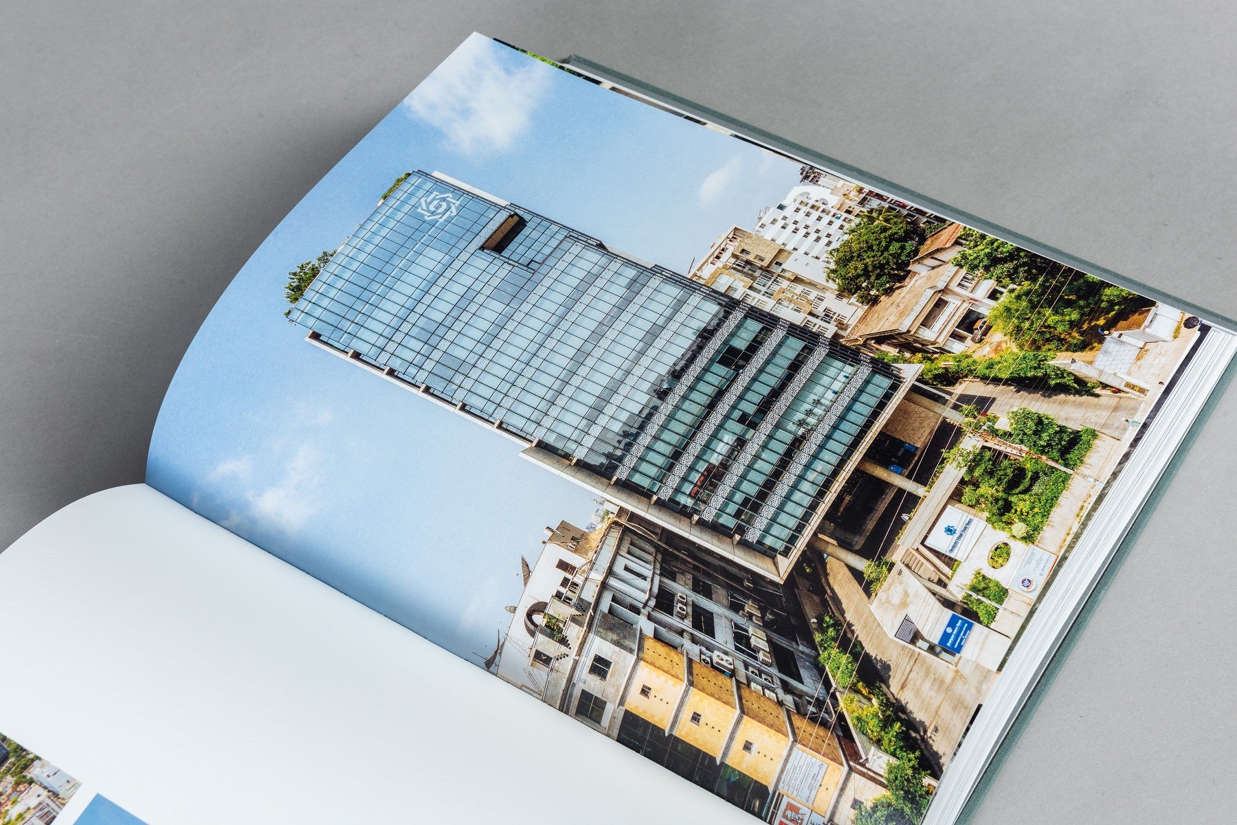 FOYEZ ULLAH: DHAKA’S TROPICAL EXPRESSIVE ARCHITECTURE – Oscar Riera ...